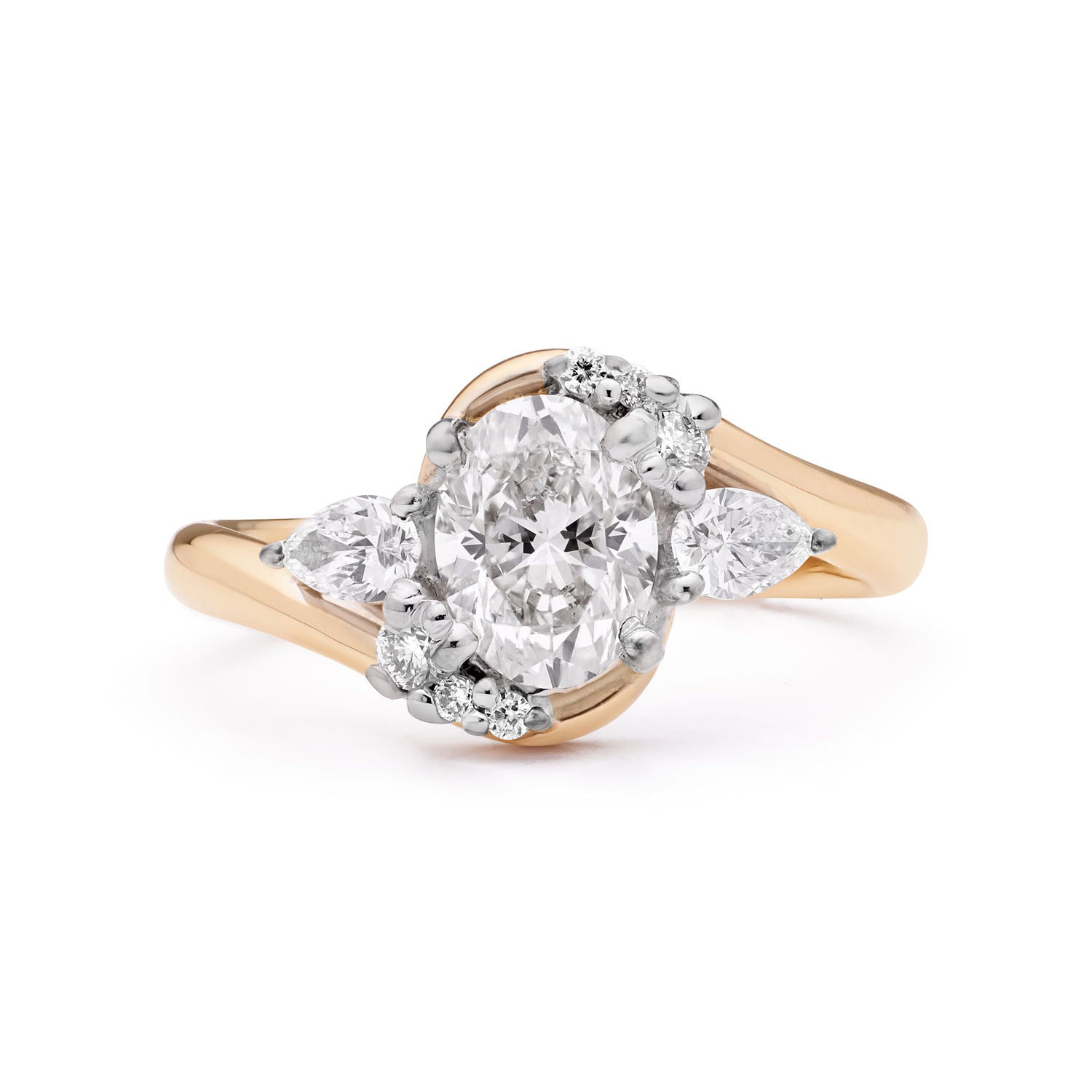 BOOMERANG DIAMOND ENGAGEMENT RING